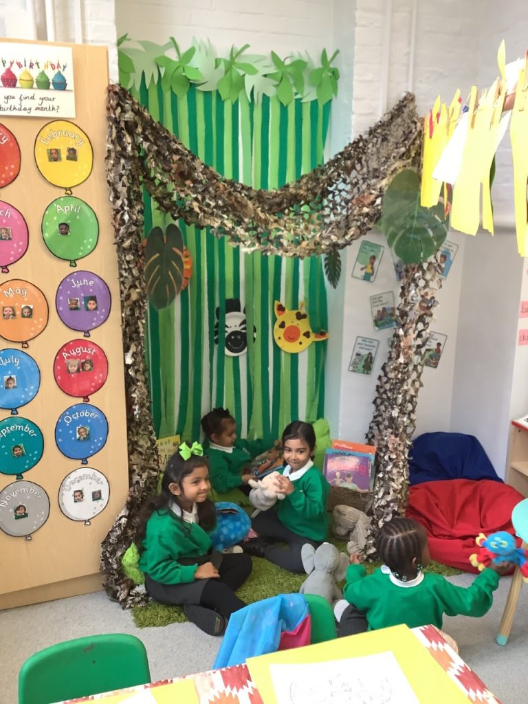 Hoxton Garden Primary School | EYFS Create Cosy Reading Area