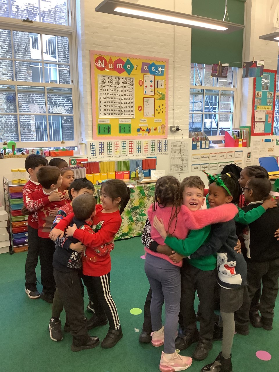 Year 1 Role Play Huggy Bears - Hoxton Garden Primary School