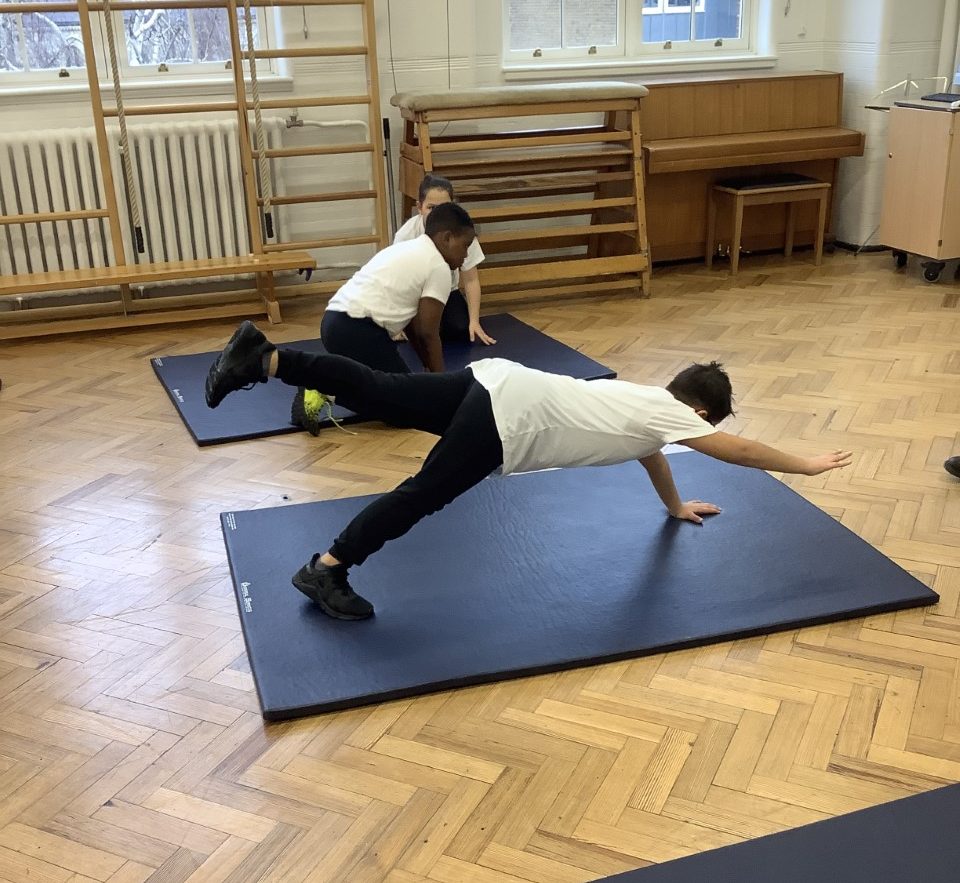 Year 5 Gymnastic Poses - Hoxton Garden Primary School