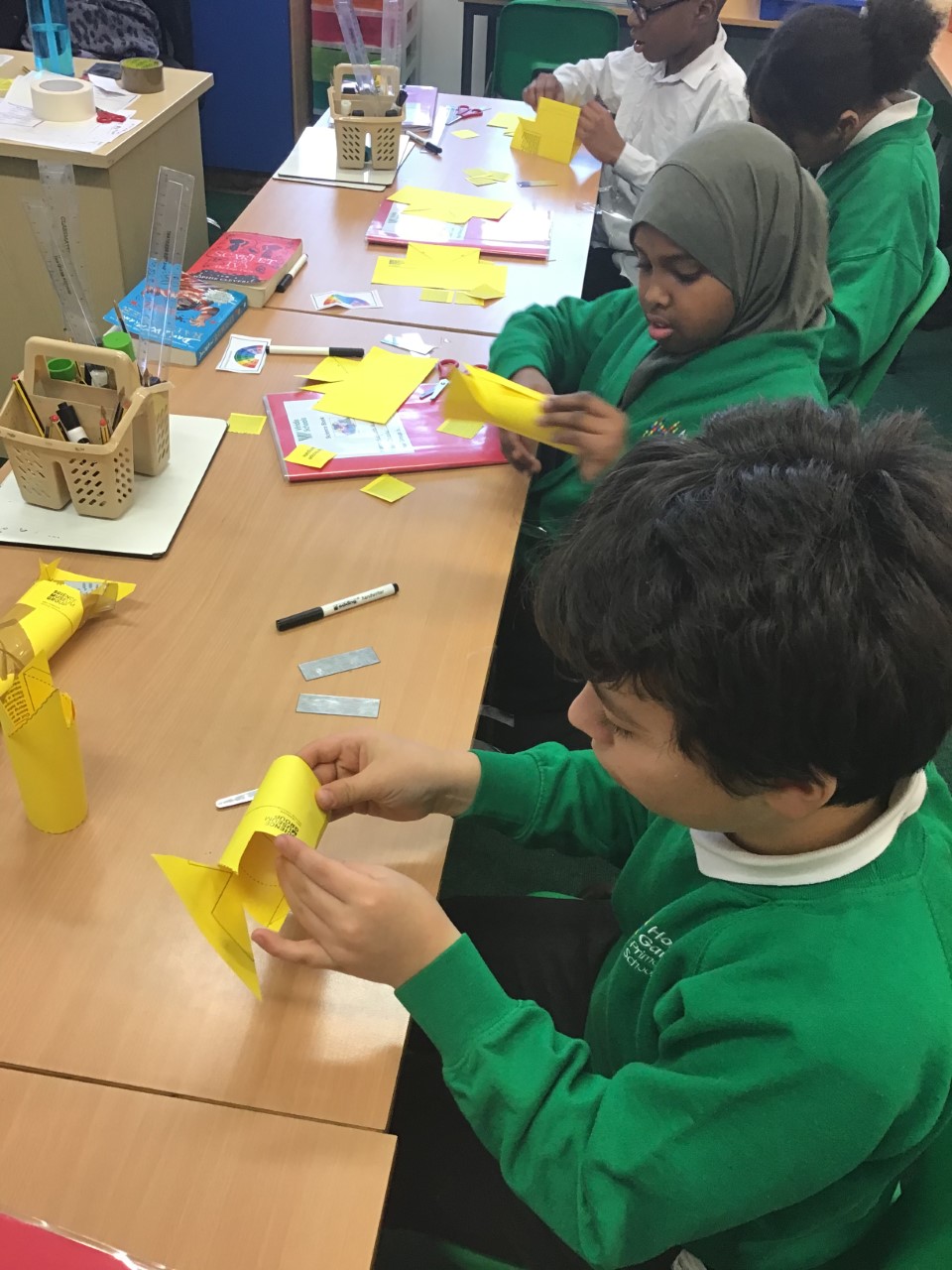 Year 6 Experiment With Light - Hoxton Garden Primary School