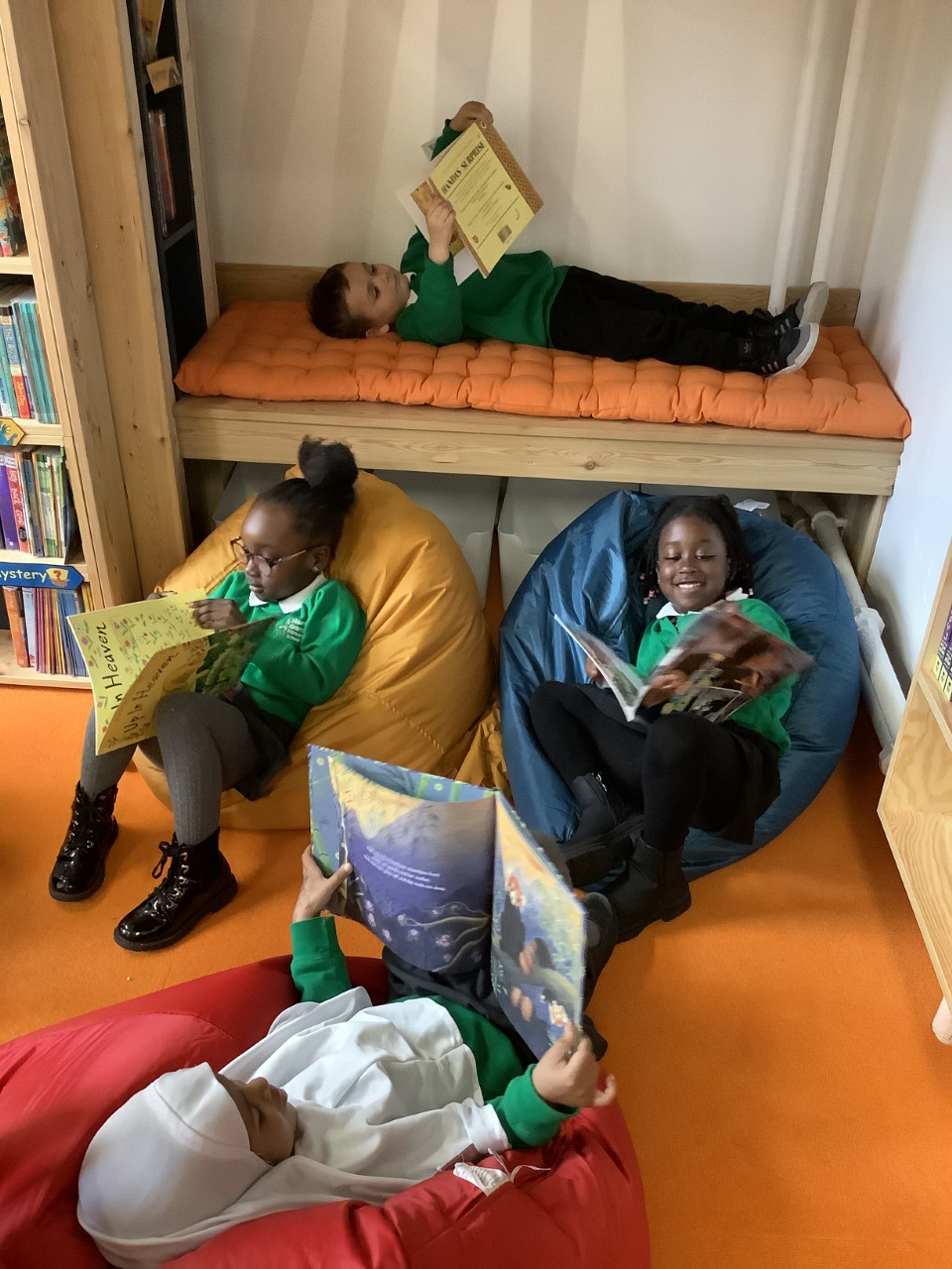 EYFS Explore Through New Library - Hoxton Garden Primary School
